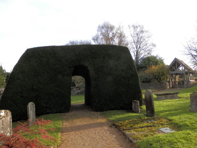 MISERDEN Gardens, Church and Lake | Hetty Hikes